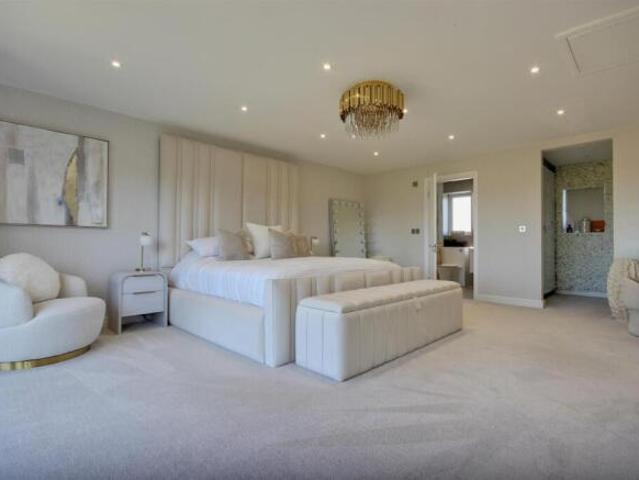 5 bedroom detached house for sale in Laxton Garth, Kirk Ella, Hull, HU10
