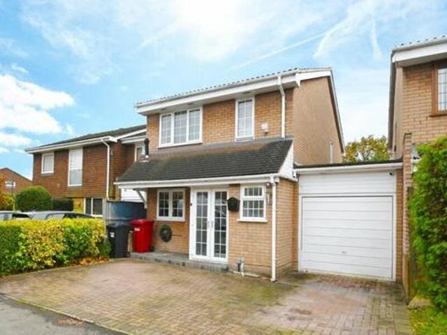 5 Bedroom Detached House For Sale In Langley, Berkshire