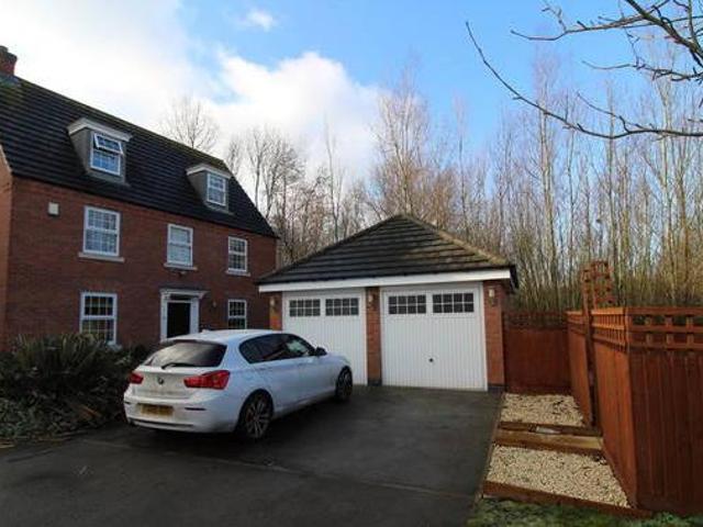 5 bedroom detached house for sale in Langley Close Bestwood Village NG6