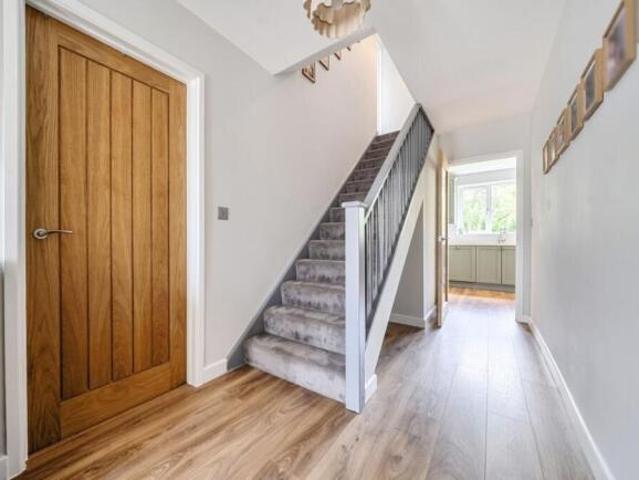 5 bedroom detached house for sale in Larkway, Bedford, MK41
