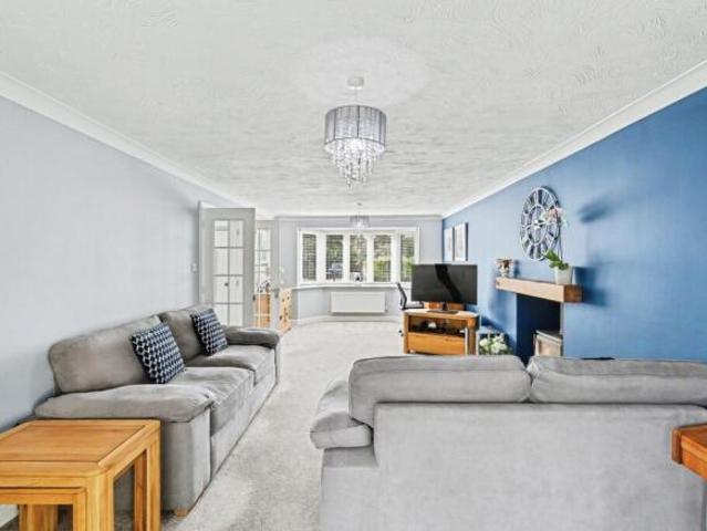5 bedroom detached house for sale in Lexden Close, Wootton, Northampton, Northamptonshire, NN4