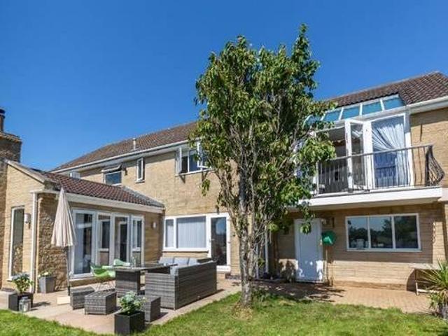5 bedroom detached house for sale in Leys Lane Frome BA11 2JX BA11