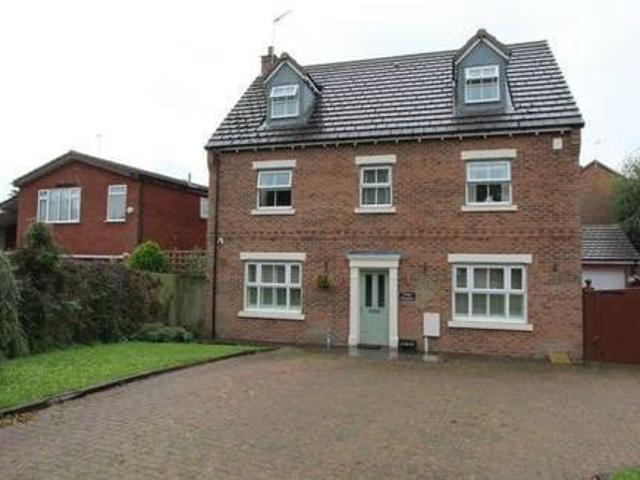 5 bedroom detached house for sale in Leamington Road Long Itchington Southam CV47