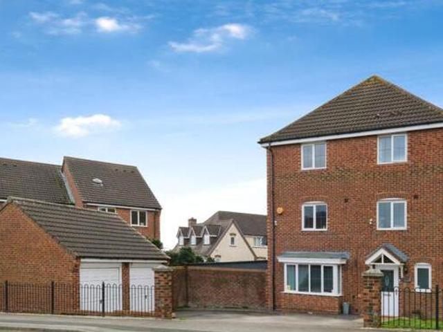 5 Bedroom Detached House For Sale In Leeds
