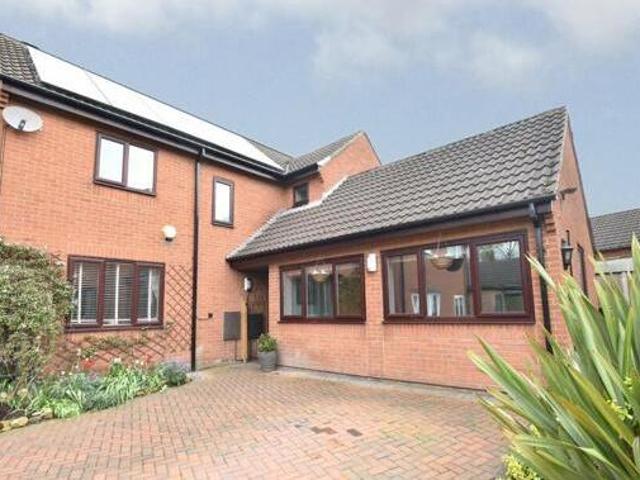5 Bedroom Detached House For Sale In Leeds