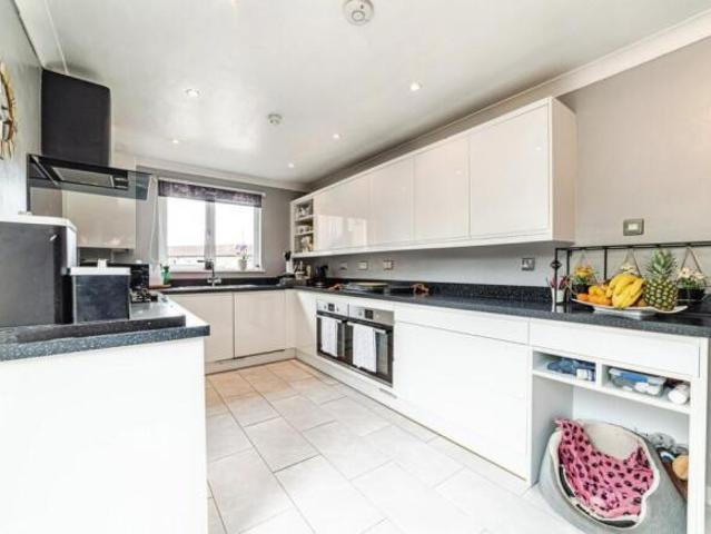 5 bedroom detached house for sale in Lennox Close, Calcot, Reading, RG31