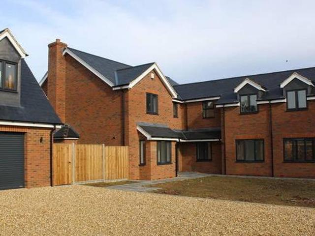 5 bedroom detached house for sale in Little Heath Gamlin SG19