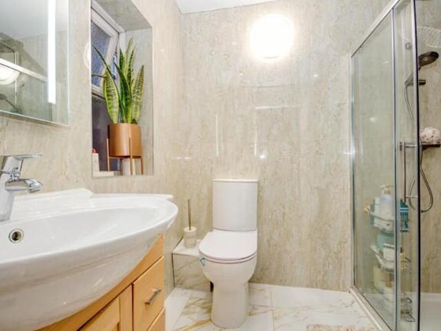 5 bedroom detached house for sale in Lime Gardens, West End, Hampshire, SO30