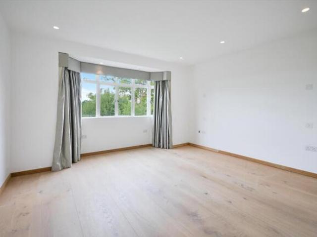 5 bedroom detached house for sale in Linden Lea, London, N2