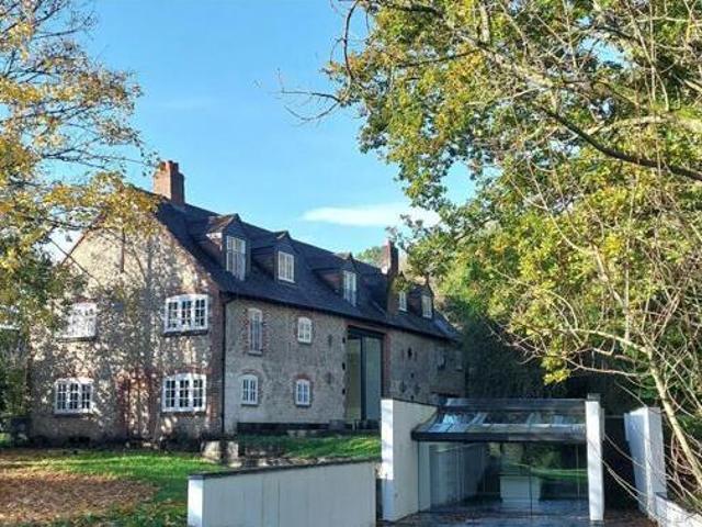5 Bedroom Detached House For Sale In Liss, Hampshire