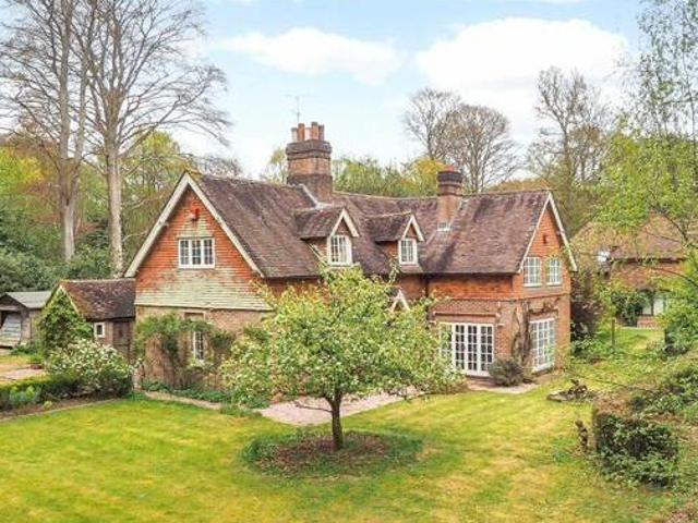 5 Bedroom Detached House For Sale In Liss, Hampshire