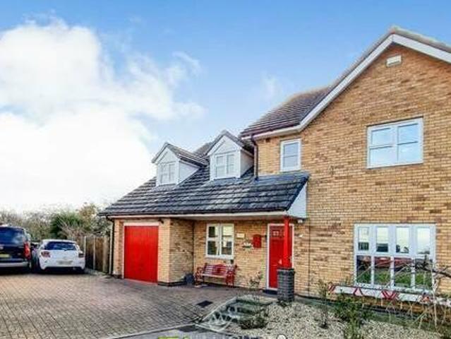 5 bedroom detached house for sale in Llys Merllyn Bagillt CH6