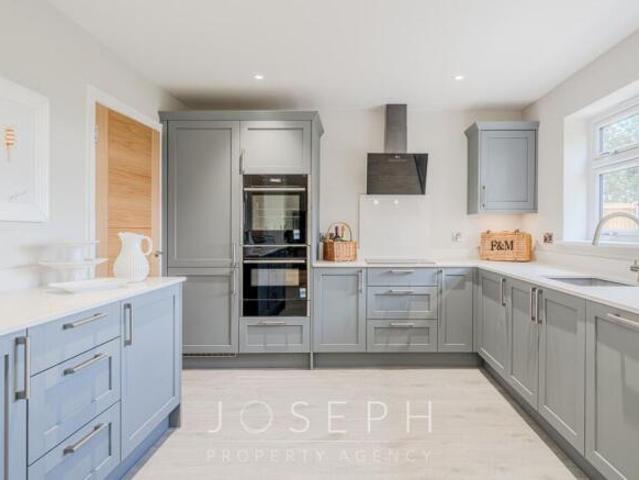 5 bedroom detached house for sale in Lynton Place, Ipswich, IP1