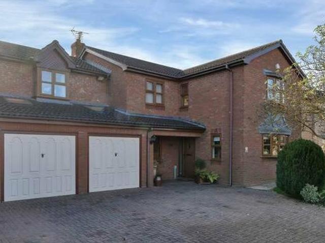 5 bedroom detached house for sale in Mountbatten Way Bourne PE10