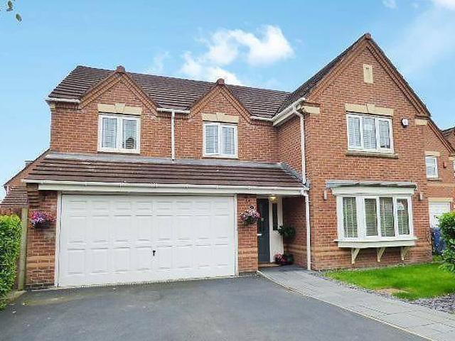 5 bedroom detached house for sale in Montana Close Great Sankey Warrington WA5