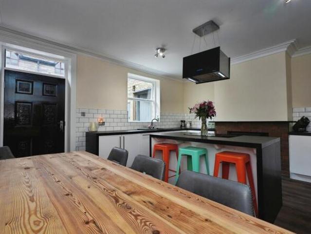 5 bedroom detached house for sale in Moor End Road, Huddersfield, HD4