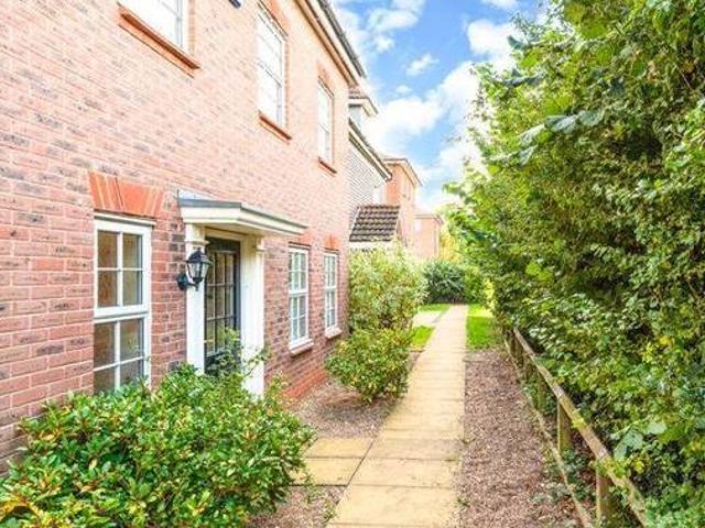 5 bedroom detached house for sale in Moorhen Way Loughborough LE11