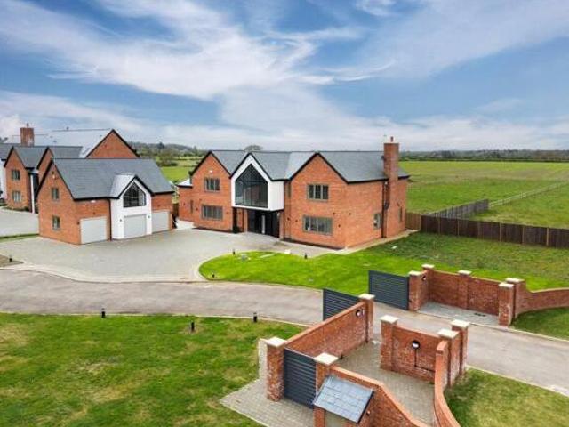 5 Bedroom Detached House For Sale In Moreton Morrell, Warwickshire
