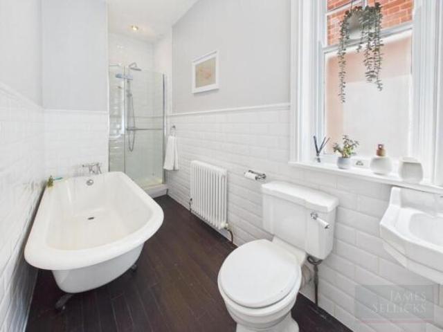 5 bedroom detached house for sale in Morland Avenue, Stoneygate, Leicester, LE2