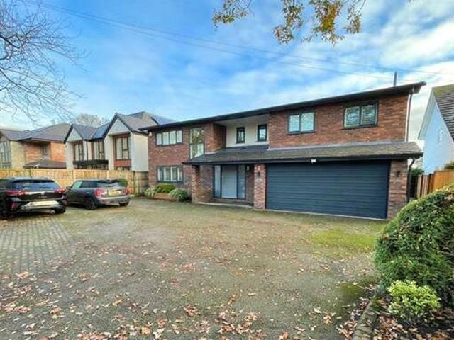 5 bedroom detached house for sale in Moss Lane Sale M33