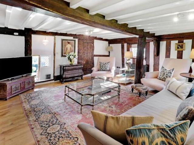 5 bedroom detached house for sale in Maypole Lane, Goudhurst, Kent, TN17 2QP, TN17