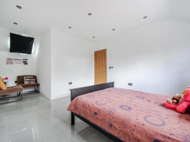 5 bedroom detached house for sale in Maiden Erlegh Drive, Earley, Reading, RG6