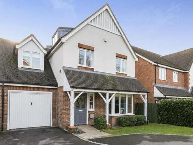 5 Bedroom Detached House For Sale In Maidenhead