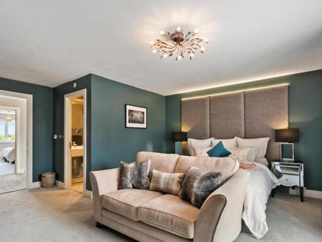 5 Bedroom Detached House For Sale In Maidenhead