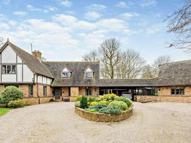 5 Bedroom Detached House For Sale In Main Road, Mundon