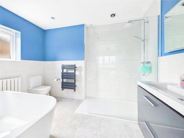 5 bedroom detached house for sale in Malvern Road, Worcester, Worcestershire, WR2