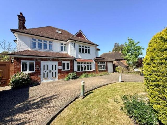 5 bedroom detached house for sale in Mapledale Avenue, Croydon, CR0