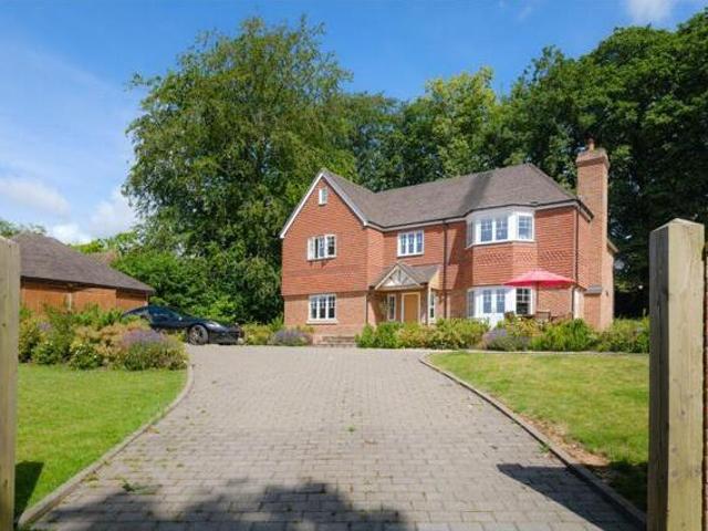 5 Bedroom Detached House For Sale In Marlborough