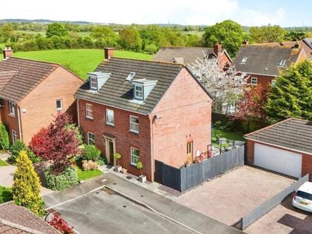 5 Bedroom Detached House For Sale In Marshfield