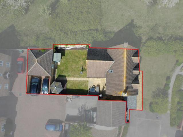 5 bedroom detached house for sale in Maskell Drive, Bedford, MK41