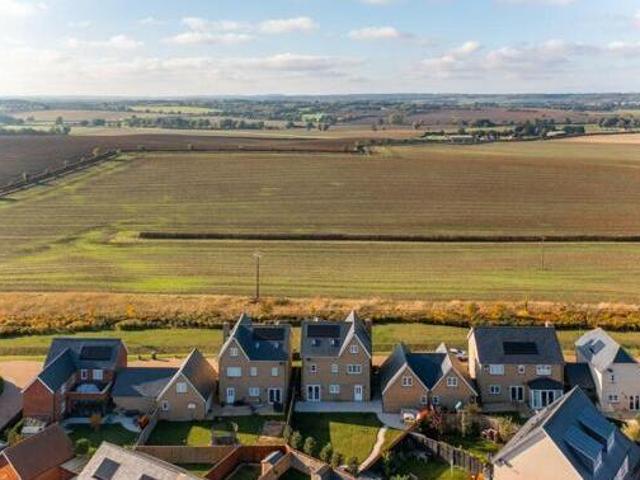 5 Bedroom Detached House For Sale In Meppershall, Shefford