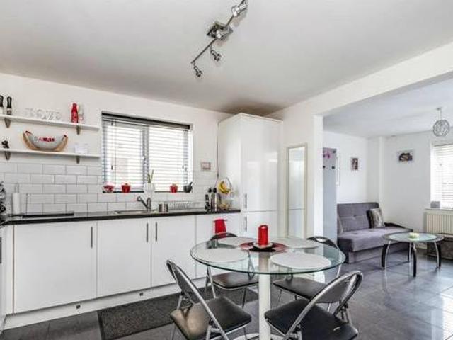 5 bedroom detached house for sale in Mid Water Crescent Hampton Vale Peterborough PE7