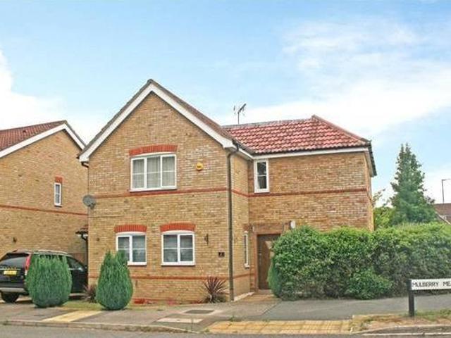 5 bedroom detached house for sale in Mulberry Mead Hatfield Hertfordshire AL10