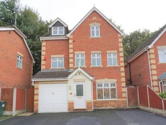 5 bedroom detached house for sale in Mulberry Way Doncaster DN3 DN3