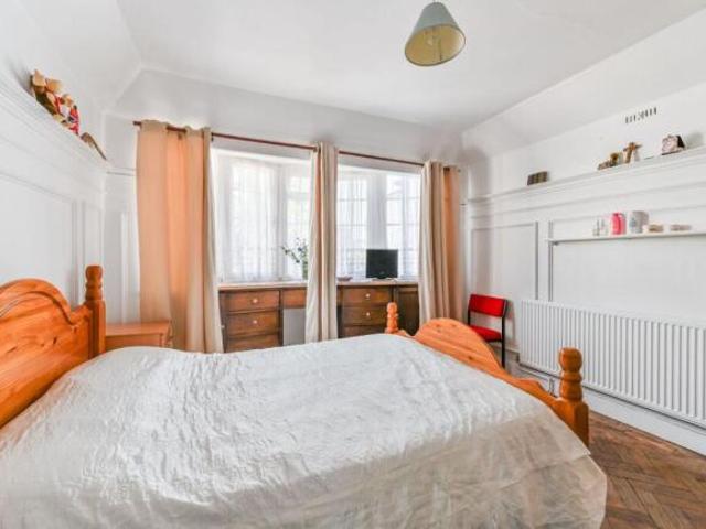 5 bedroom detached house for sale in Norbury Avenue, Norbury, London, SW16