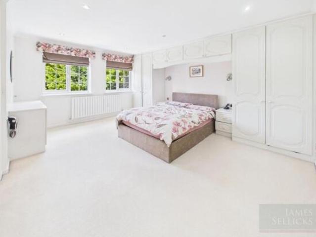 5 bedroom detached house for sale in Norman Court, Oadby, Leicestershire, LE2