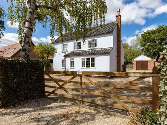 5 bedroom detached house for sale in Norwich Common Wymondham NR18