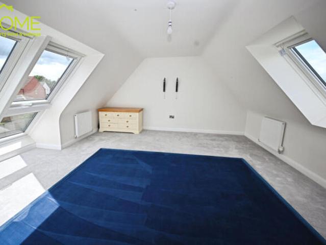 6 bedroom detached house for sale in Norton Close, Wigston, Leicestershire, LE18