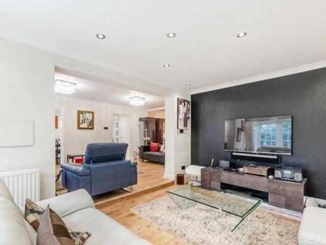 5 Bedroom Detached House For Sale In Northwood