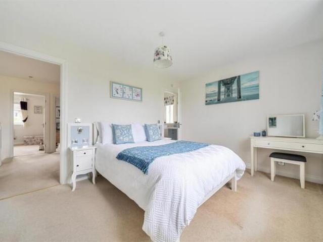 5 bedroom detached house for sale in North Meadow View, Duston, Northampton, NN5