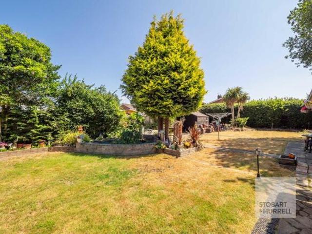 5 bedroom detached house for sale in North Walsham Road, Norwich, Norfolk, NR6