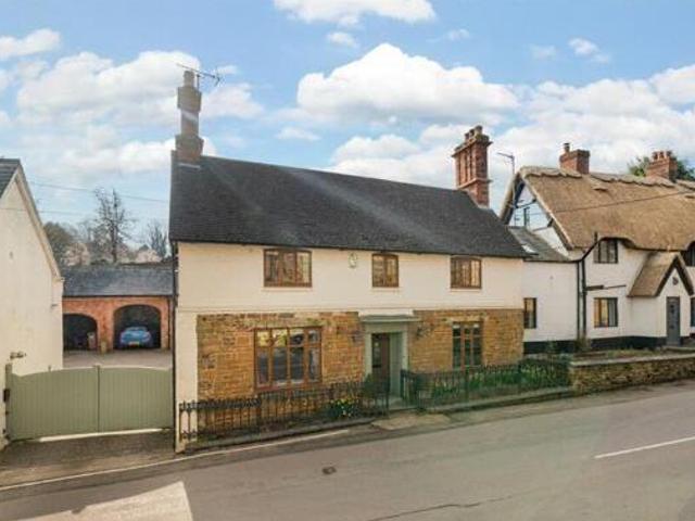 5 Bedroom Detached House For Sale In Northampton, Northamptonshire