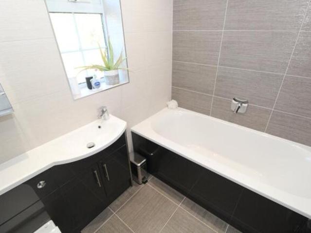 5 bedroom detached house for sale in Navigation Drive, Glen Parva, Leicester, LE2
