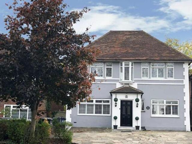 5 Bedroom Detached House For Sale In New Barnet, Hertfordshire