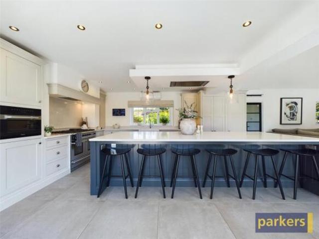 5 bedroom detached house for sale in New Lane Hill, Tilehurst, Reading, Berkshire, RG30