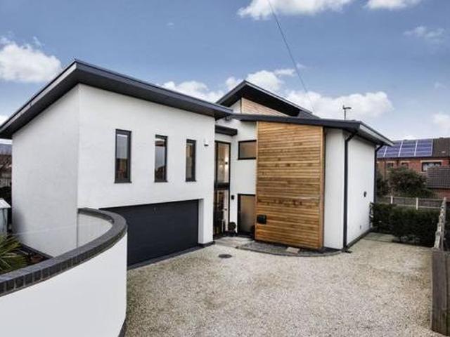 5 bedroom detached house for sale in New Road Middlestown Wakefield WF4 WF4